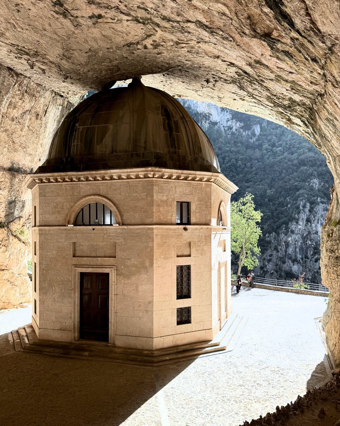 Frasassi Caves – Wonder and Delight in Italian Region Marche